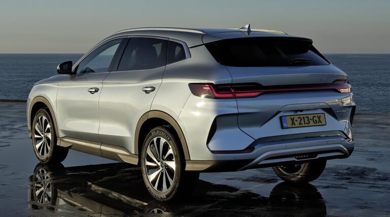 BYD Seal U vs MG HS: In-Depth Comparison to Decide the Best SUV for You ...