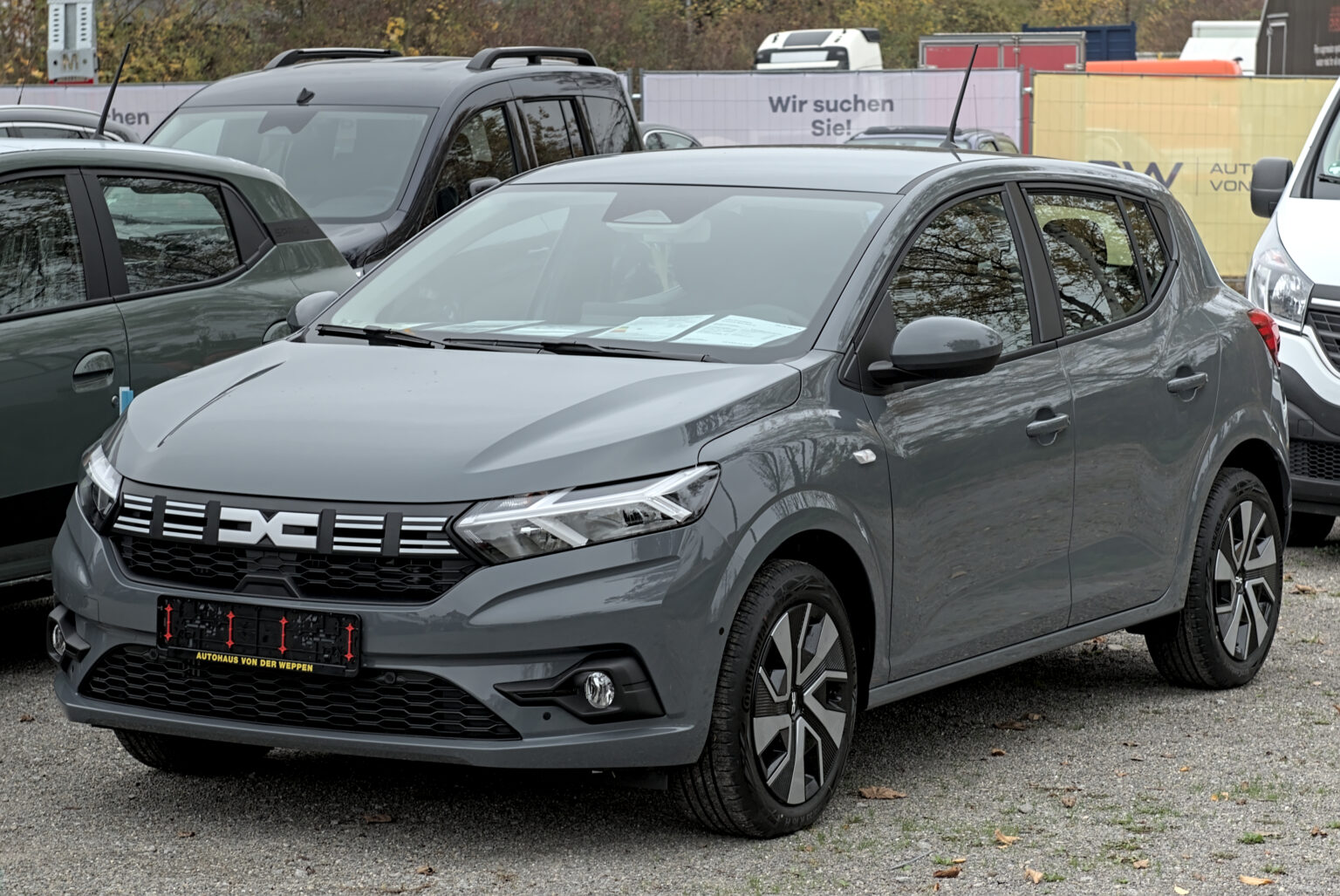 Dacia Sandero vs Stepway: The Ultimate Comparison Guide - Autoguide
